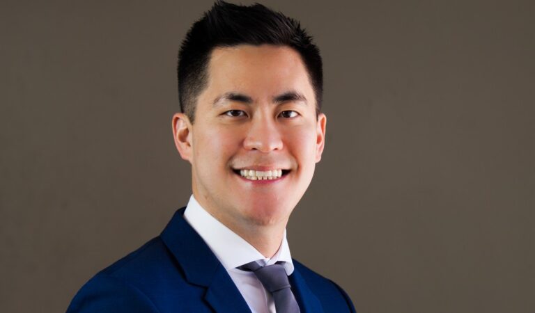 Vince Cheng – Crooked Highway